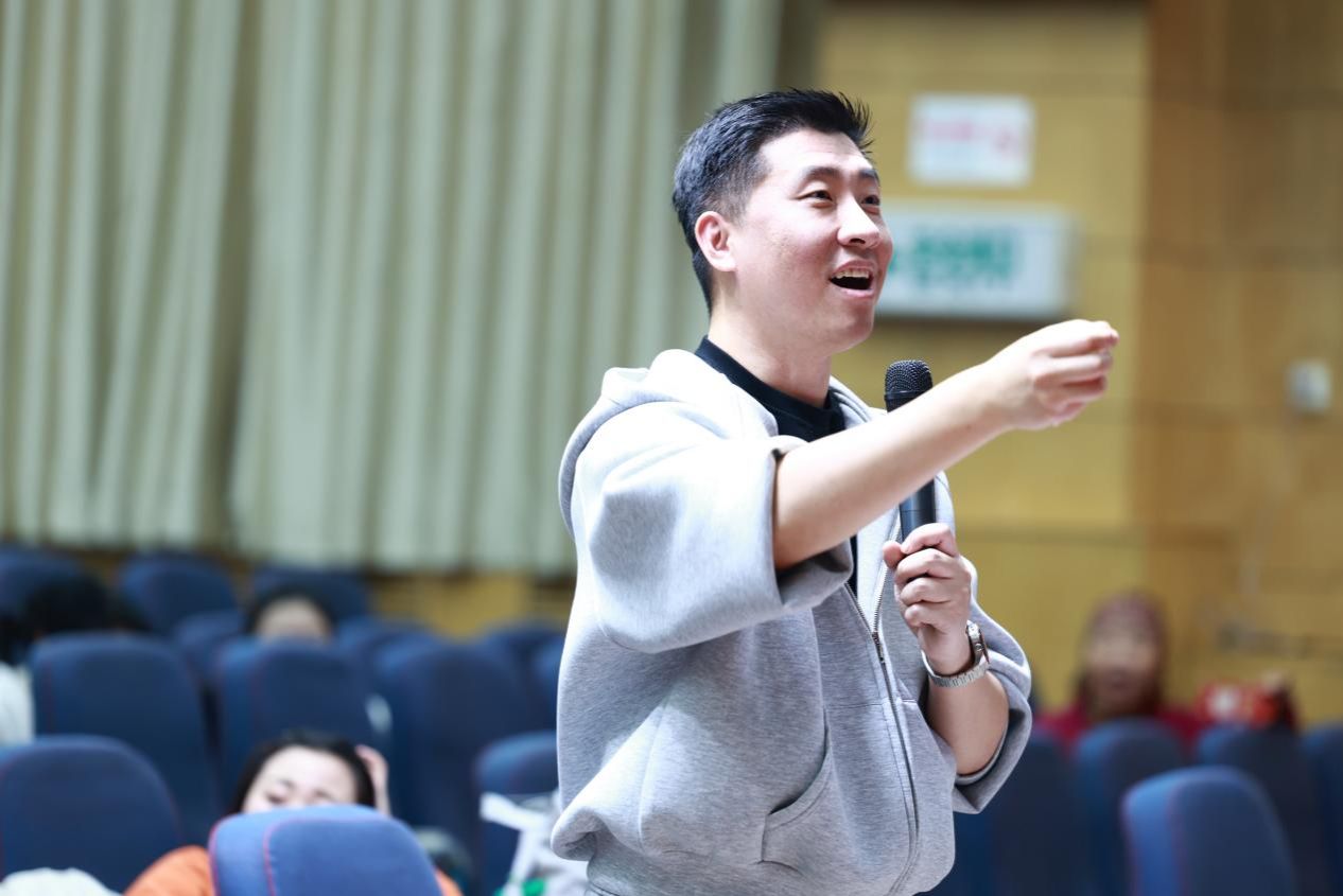 我校携手世界青少年合唱艺术家协会共办2025合唱指挥公益研修班-西安石油大学音乐系